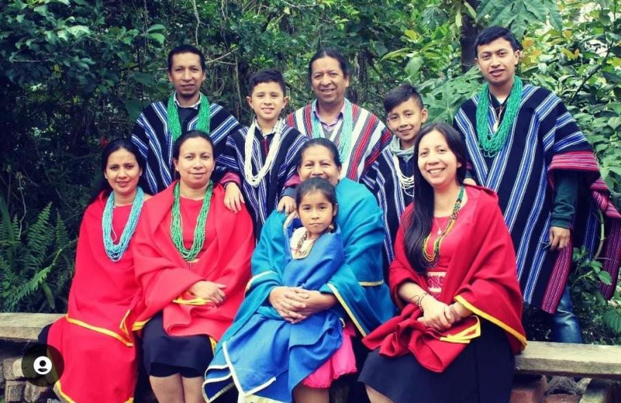 Casa de la Mujer | Camila Jamioy, la joven artesana indígena premiada ...