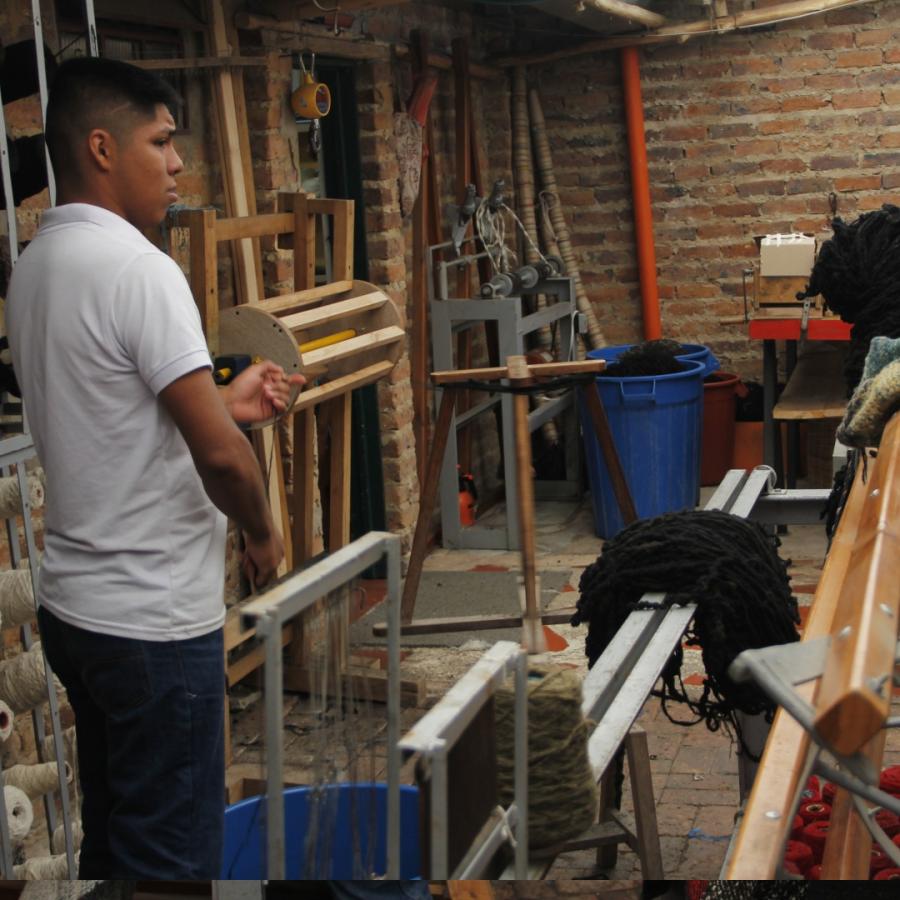 La ruana colombiana viste al mundo con 'Tejidos Rebancá' | Artesanías