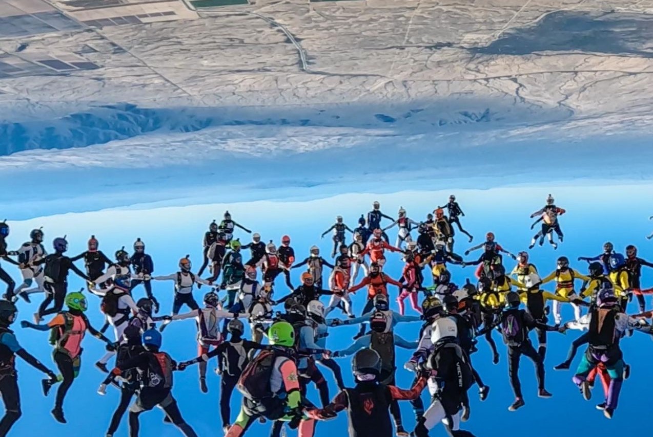 Paracaidista colombiana completó su séptimo récord del 2022