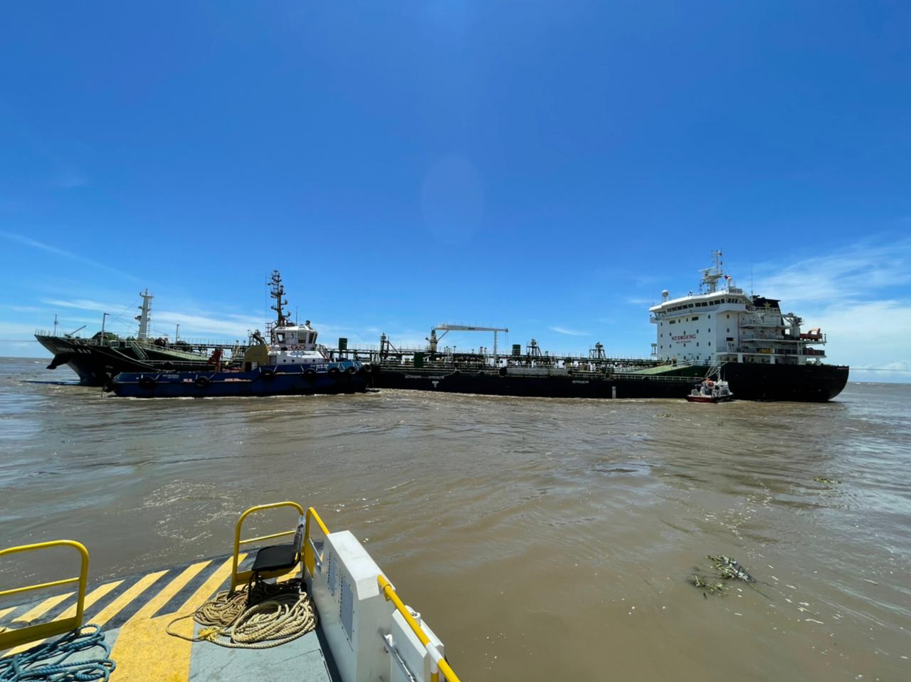 Superada exitosamente la emergencia del buque Amber Bay en Barranquilla