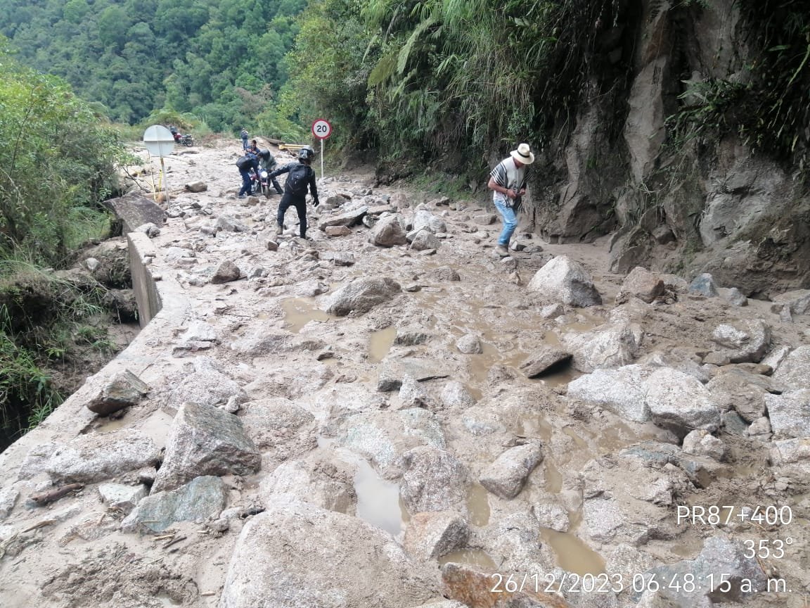 Cierre total en la vía Curos - Málaga en Santander