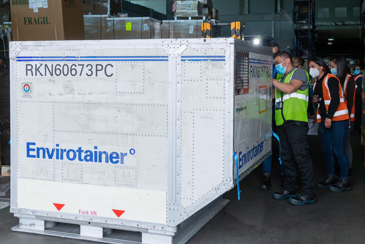 Covid-19: arriba nuevo lote de 139.800 vacunas de Astrazeneca a Colombia