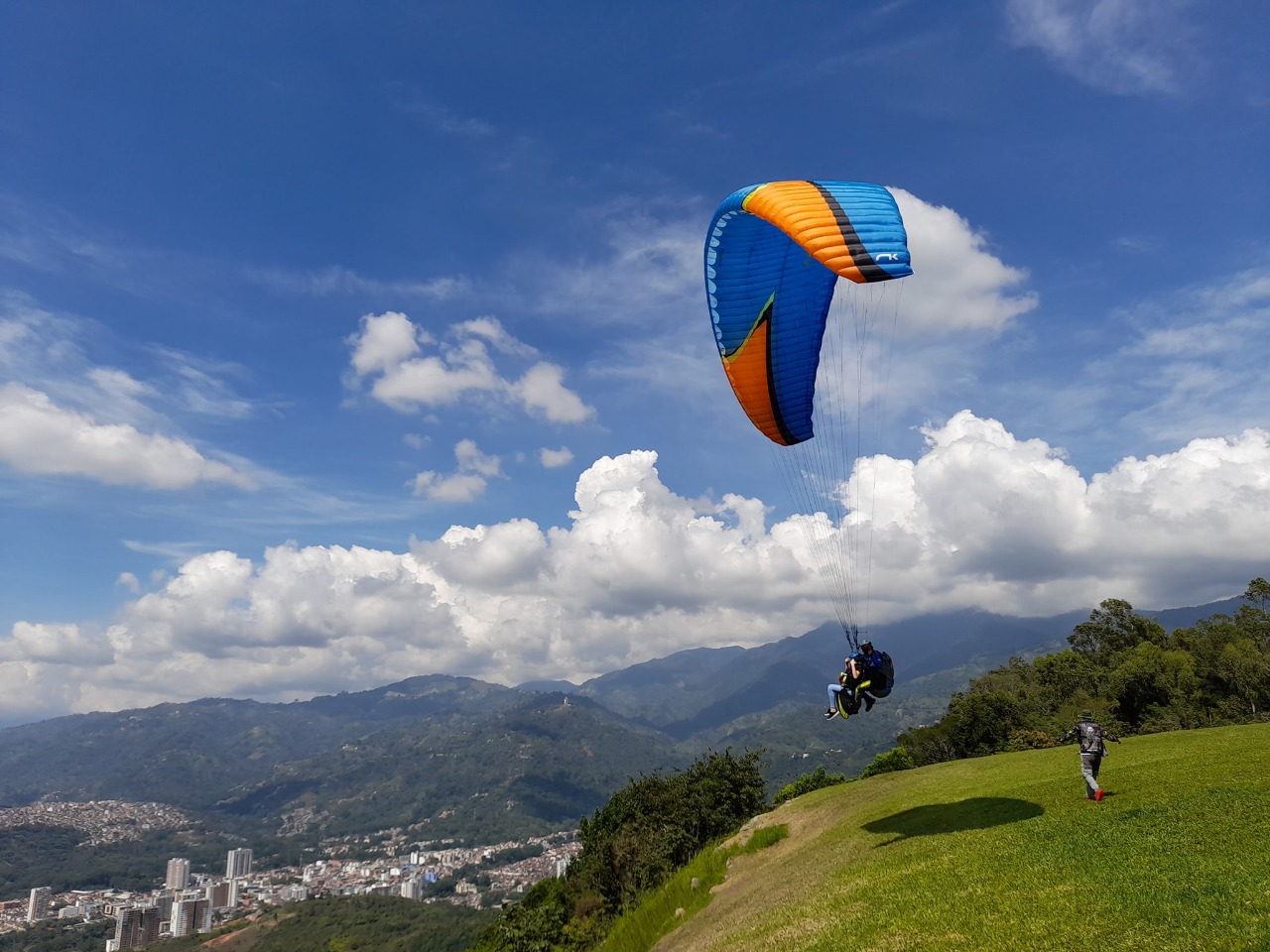 Parapentismo en Floridablanca, Santander: más cerca del cielo