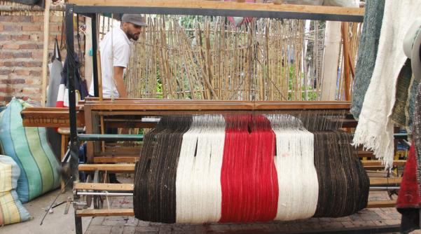 La ruana colombiana viste al mundo con 'Tejidos Rebancá' | Artesanías