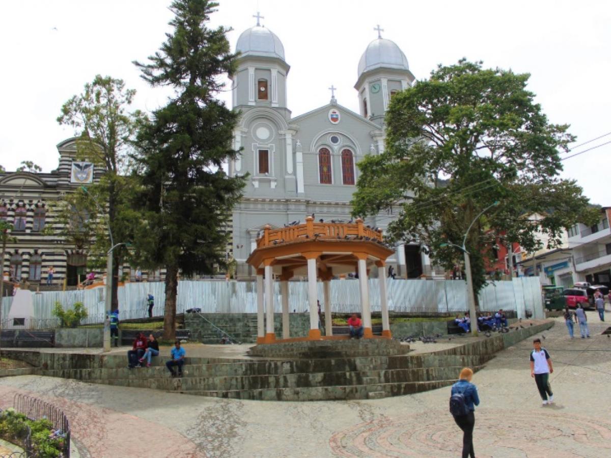 Travesías de guitarra: historias de amor en Yurumal, Antioquia