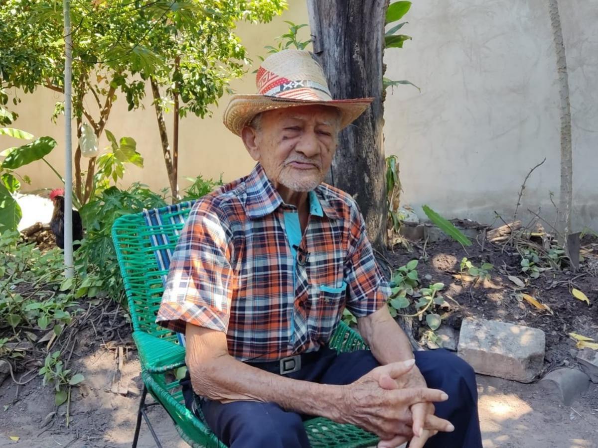 Campesino del Cesar grabó un álbum de vallenatos a sus 90 años