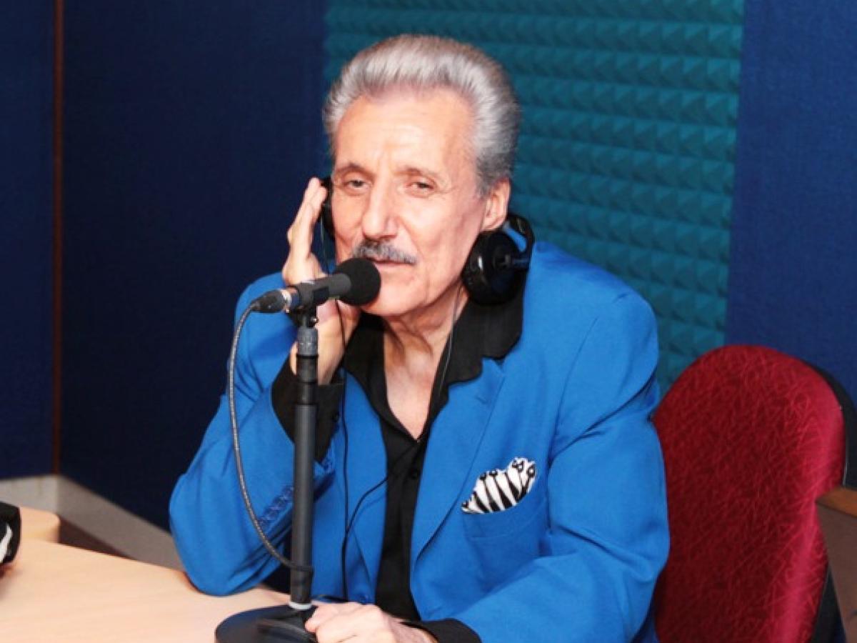 Henry Fiol "juega billar" en El Atardecer | Radio Nacional