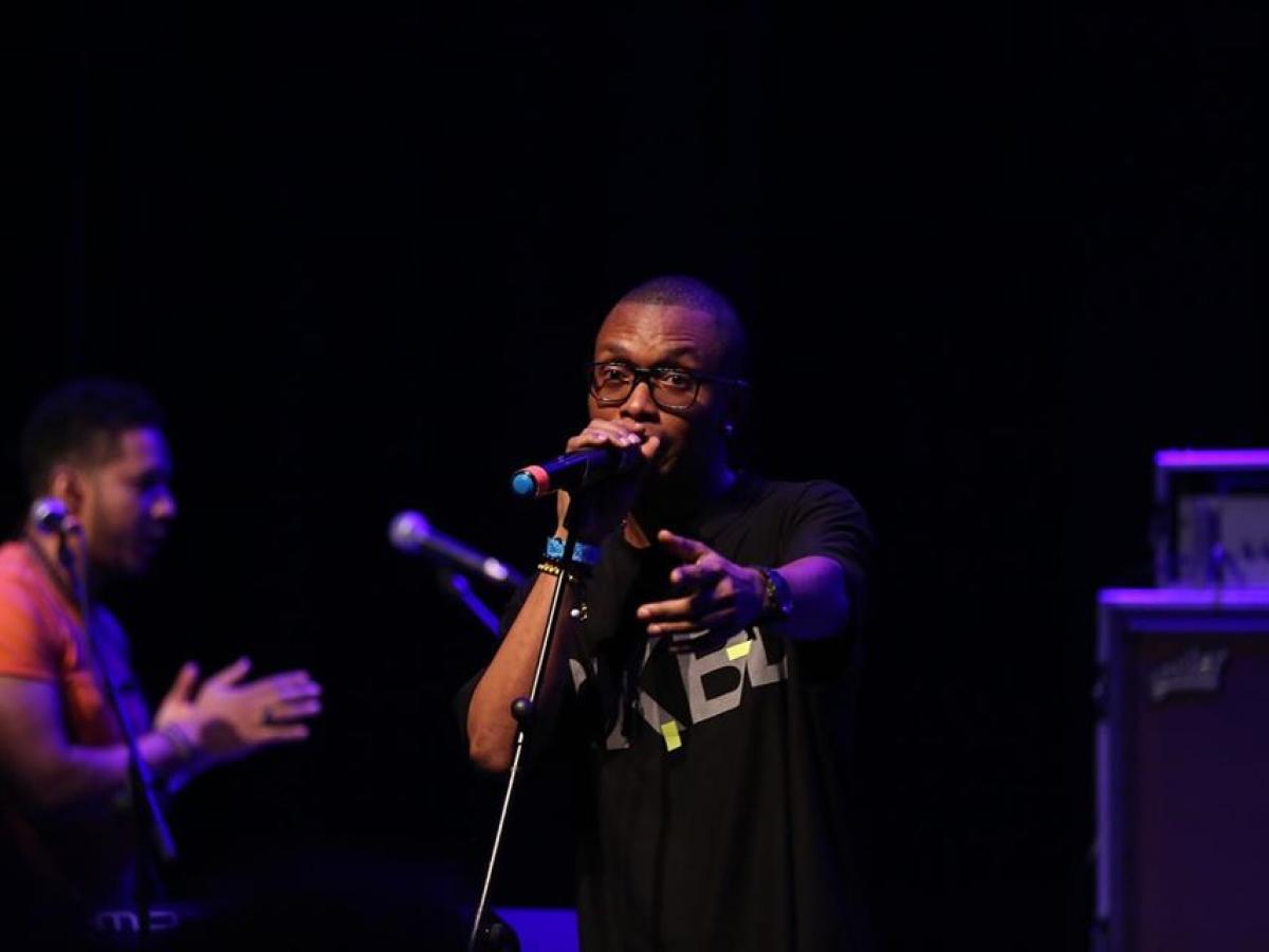 Alexis Play, Diana Tovar y Pelusa y la Banda Caramba en Estrenos