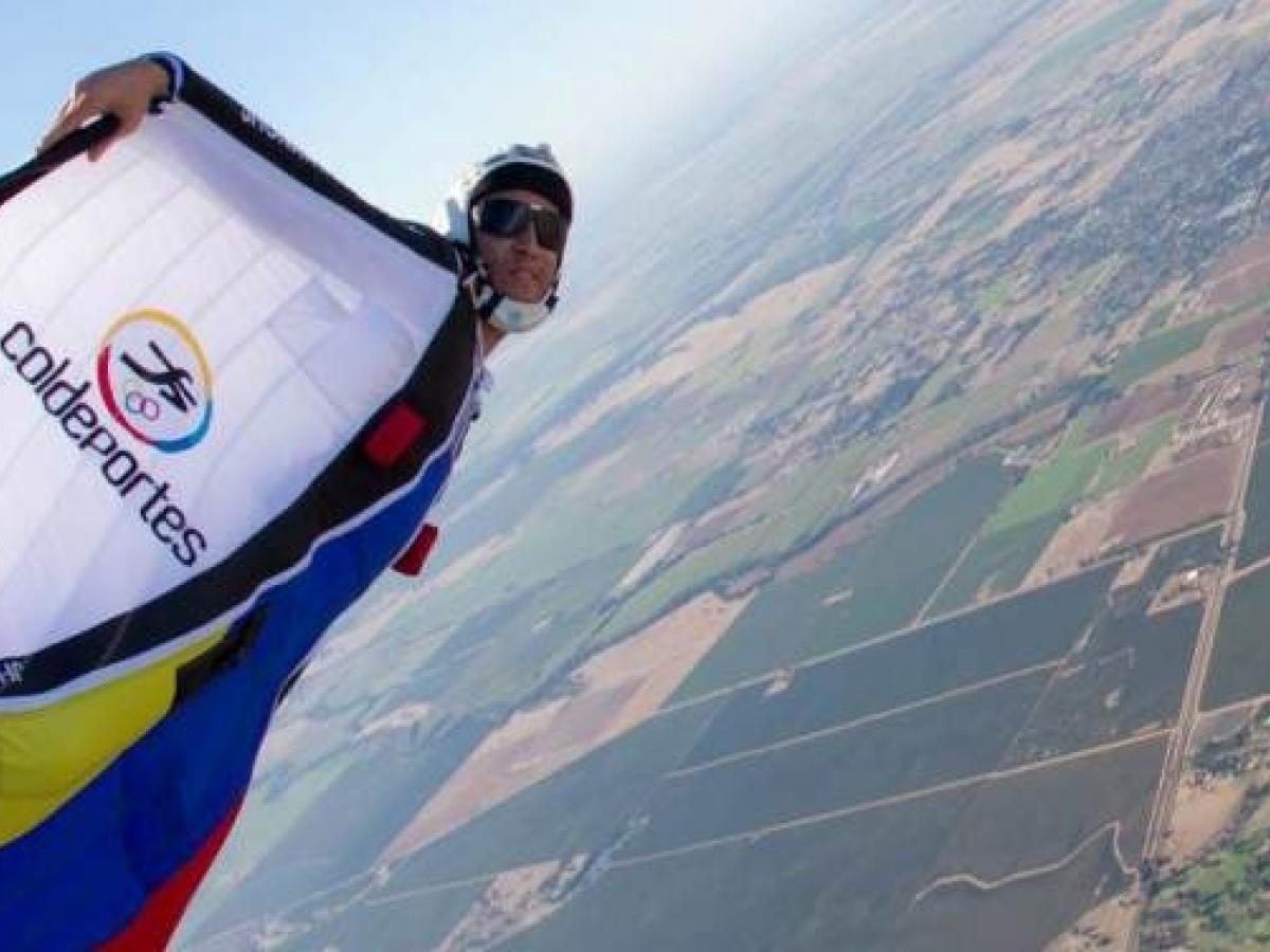 El ´hombre pájaro´ paisa conquistará los cielos de Bogotá desde ...
