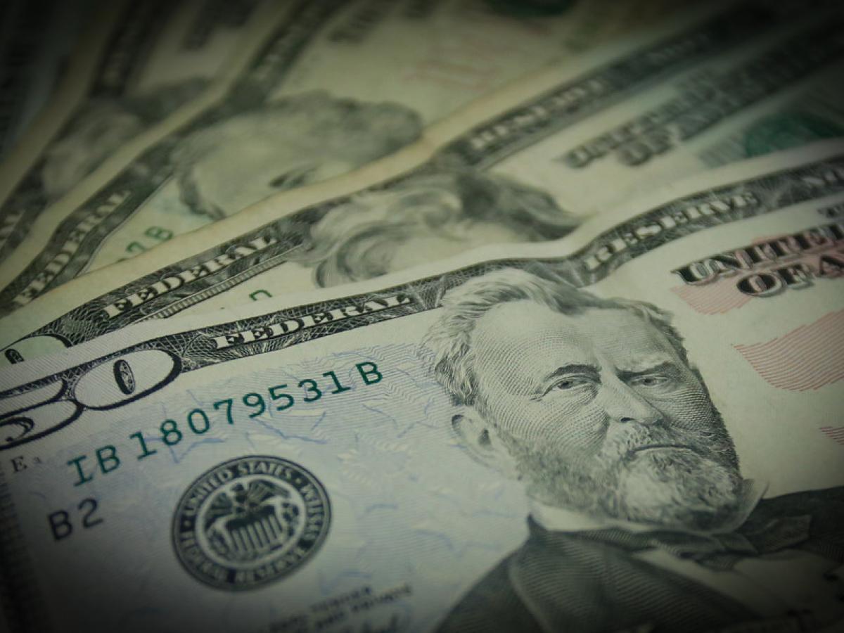 Dólar hoy cierra por debajo de los 3 mil 400 pesos