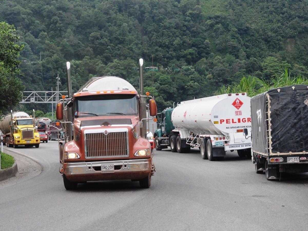 Gobierno acoge propuestas de camioneros con algunas condiciones | Radio Nacional