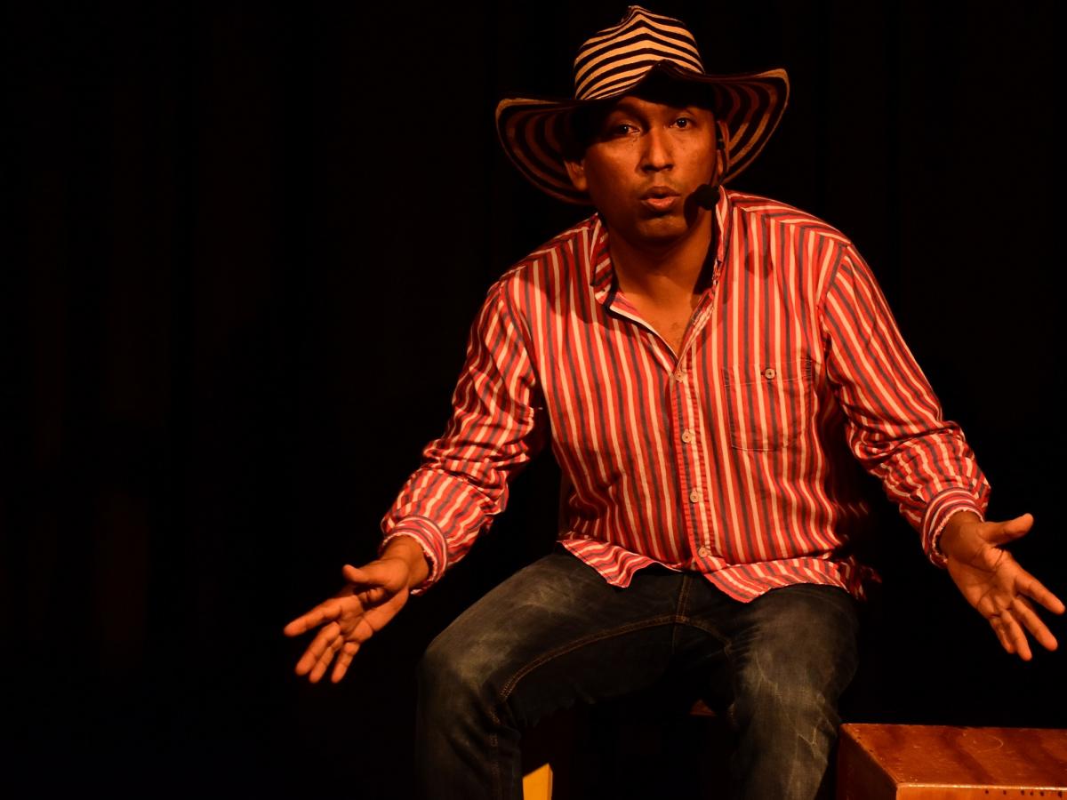 Cuentería Caribe: el pueblo narrado en tarima por Reynaldo Ruiz